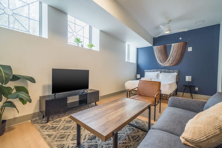 Cozy & Bright Loft W/ Free Parking | Louisville - Louisville, KY