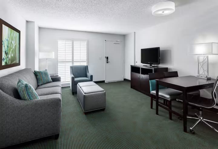 4 Disney-area Suite W/ Shuttle + Resort Amenities - 올랜도