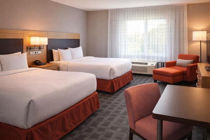 2 Pet-friendly Studios W/ Full Kitchen & Breakfast - Cary, NC