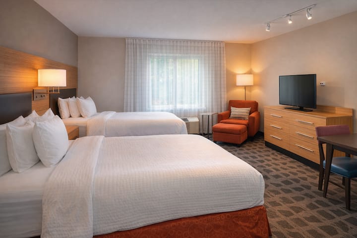 4 Pet Friendly Studio Units W/ Kitchen & Breakfast - Cary, NC