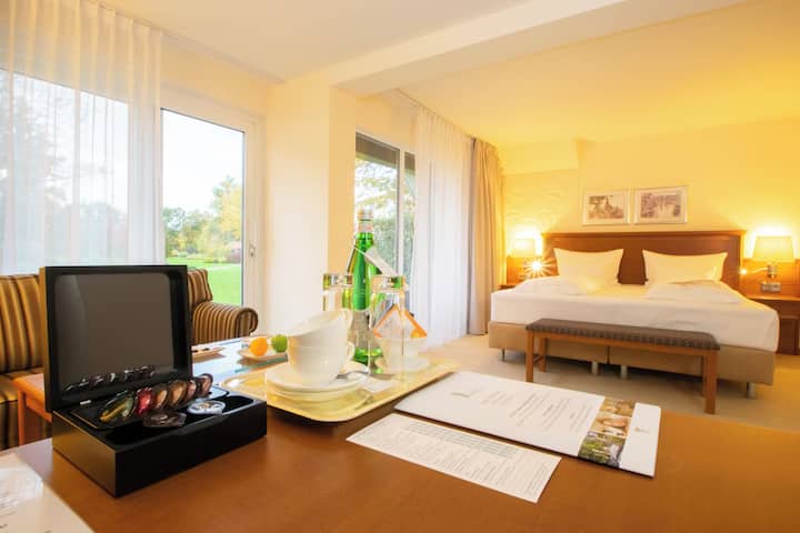 Romantic Room Nestled In Scenic Green Spaces - Tubbergen
