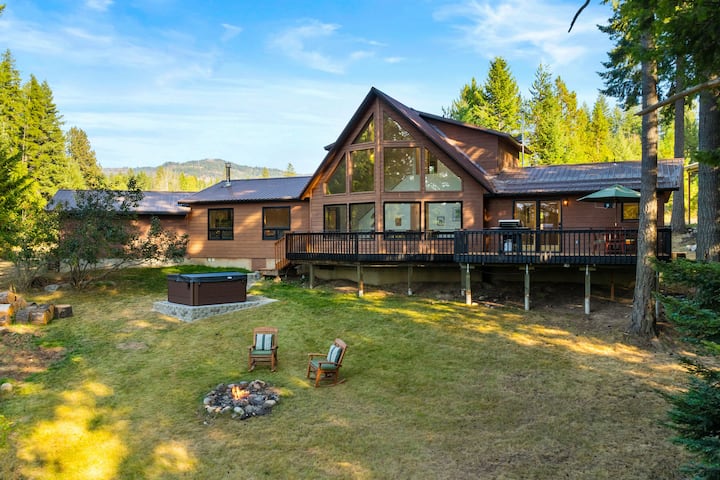 Lake+mountain Views - Hot Tub - Hideaway Lodge - Shepherd Lake, ID