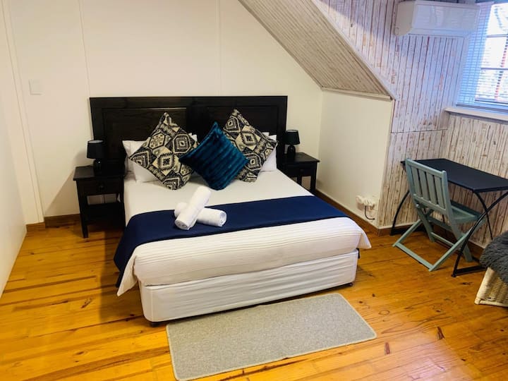 Standard Queen Room With Bath Room 10 - Port Edward