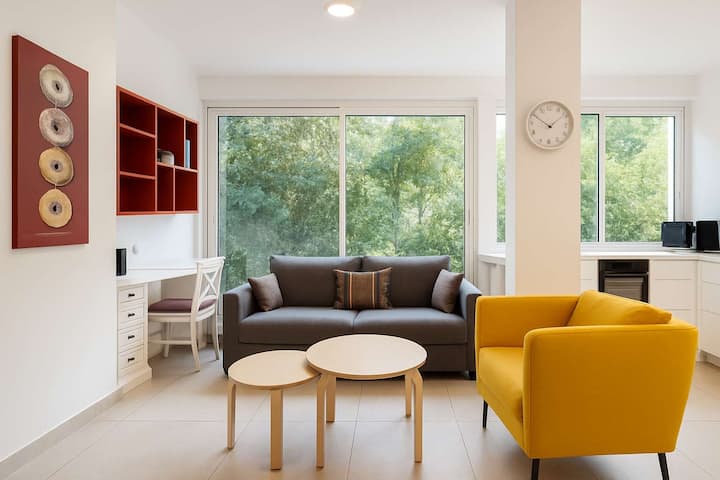 Charm & Green 1br Tlv - Beachside | By Sweetyguest - Tel Aviv-Jaffa