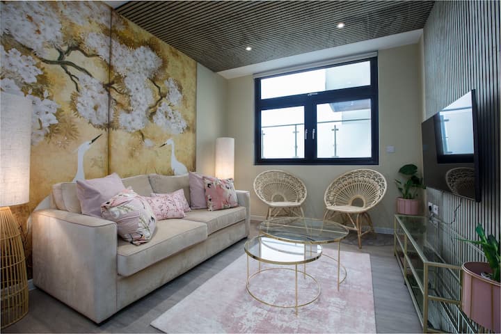 Palm Tree House | Namaste - Bromley