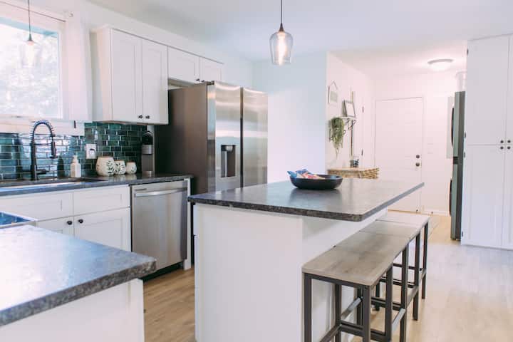 Lutz - 3br Home | Fenced Yard | Near Fort Campbell - Clarksville, TN