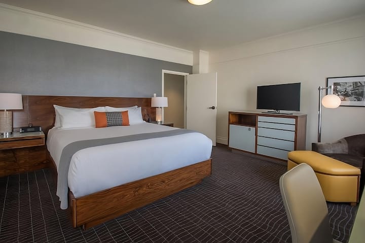 Stylish Premium Stay | 3 Units | Art Museum - Portland