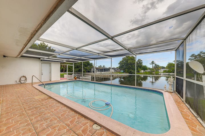 Canal-front Gem W/ Pool: 3 Mi To Hard Rock Stadium - Miramar, FL