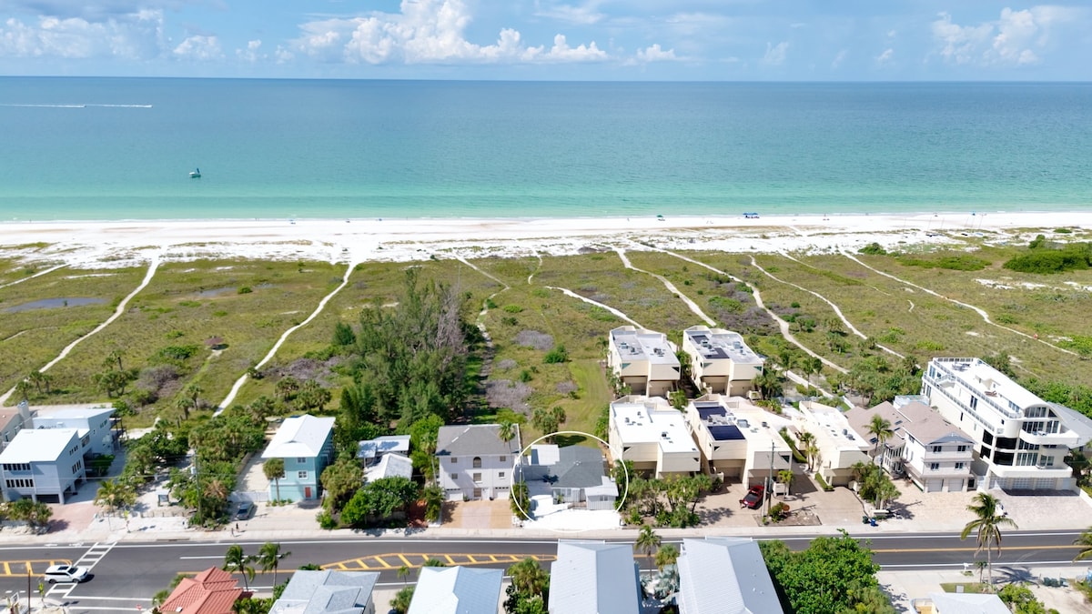 Historical, Coastal Cottage w/ Direct Beach - Houses for Rent in Siesta ...