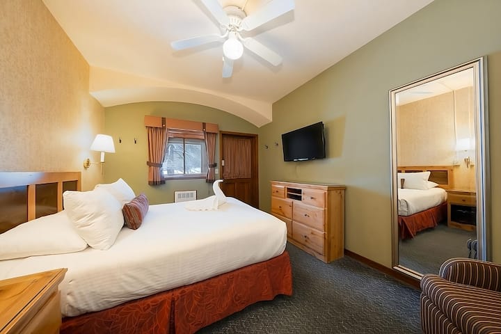 One Unit | Free Parking | Near Lake Tahoe - Olympic Valley, CA
