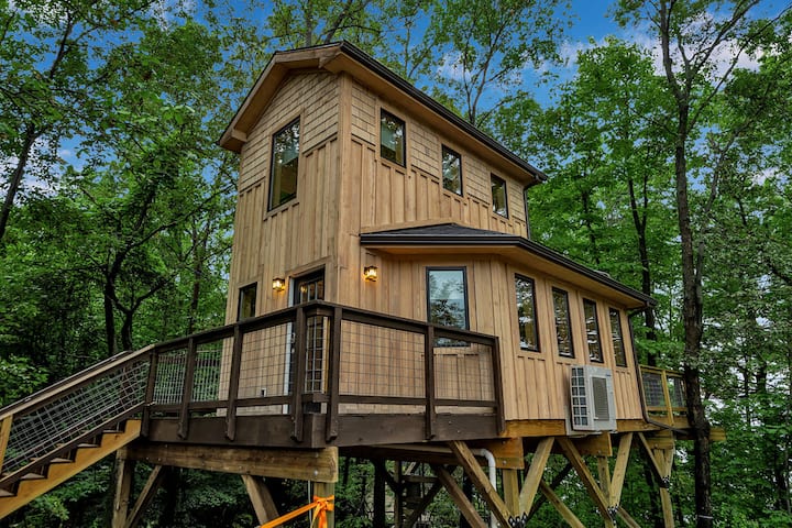 Lakefront Treehouse Blue Heron Haven - Finger Lakes, NY