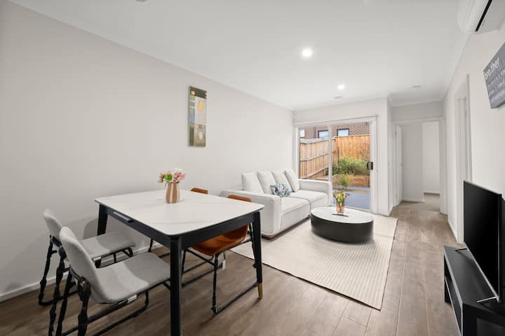 20%off Monthly 3qb Family Getaway Wgarage - Werribee