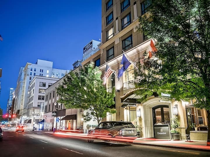 4 Family-friendly Unit At Dossier Hotel Portland! - Portland, OR