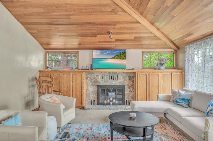 Spacious Family Home With Bikes, Grill, Workspace - Seaside, OR