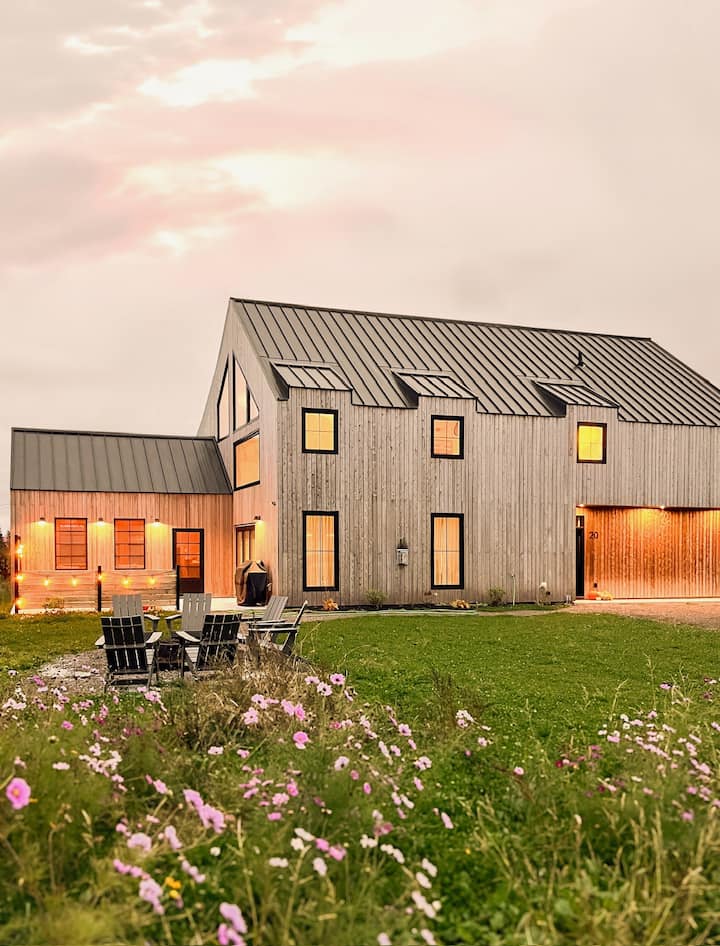 Alley Lane Beach House - Prince Edward Island