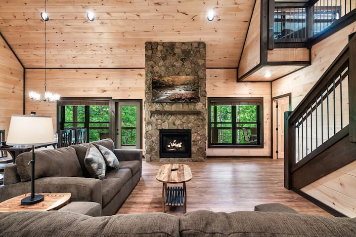 Dollywood 28 Min | Game Room + Hot Tub + Fire Pit - Douglas Lake, TN