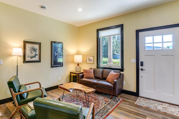 2 Mi To Dtwn Palmer: Custom Valley Home W/ Garage - Palmer, AK