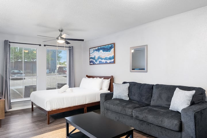 Beautiful Studio In University Hills 1499 - Austin, TX