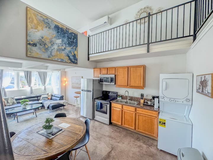 Urban Loft In Little Italy W/city View And Parking - Old Town - San Diego