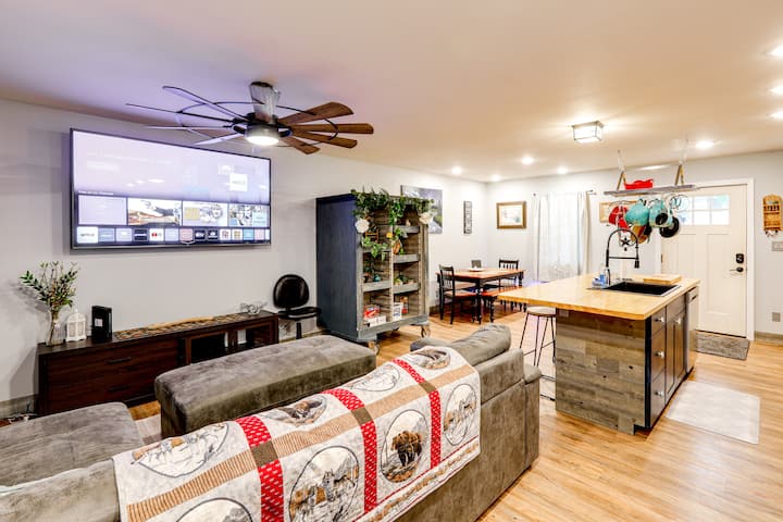 Walk To Dtwn: Dog-friendly Retreat In Fairbanks! - Fairbanks, AK