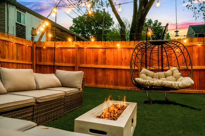 7br • Fire Pit • Huge Private Backyard And Patio - Kansas City, MO