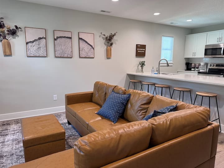 Duplex Near Rivergreenway & Downtown Fort Wayne - Fort Wayne, IN