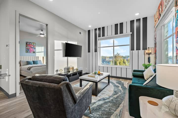 Stylish 1br Apt - Quick Trip To Music City Spots! - SoundWaves at Gaylord Opryland, Nashville