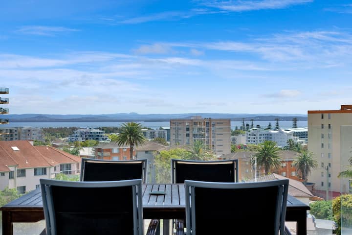 Sandy Cove 29 | Stylish 2br With Pool & Balcony - The Entrance