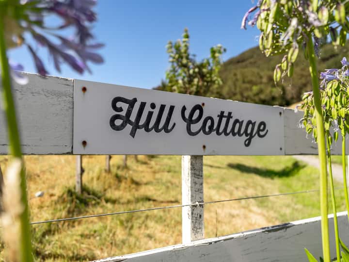 Hill Cottage - Featherston Holiday Home - Featherston