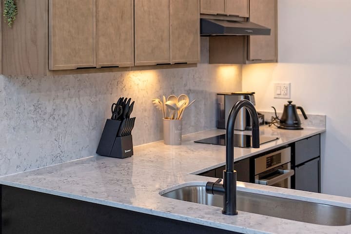 All 6 Villas At The Fives Private Oasis - Bristol, TN