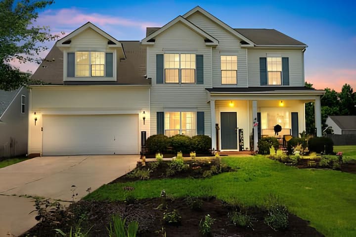 Winston/kville W Park Arcade Fenced Yard - Winston-Salem, NC