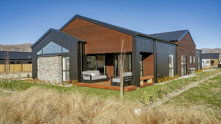 Harper On Hadley - Cromwell Holiday Home - Cromwell