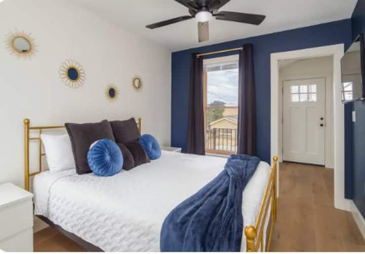 Classy City Lights W/ Skyline Views 1br/1.5 Gh - Hemisfair, San Antonio