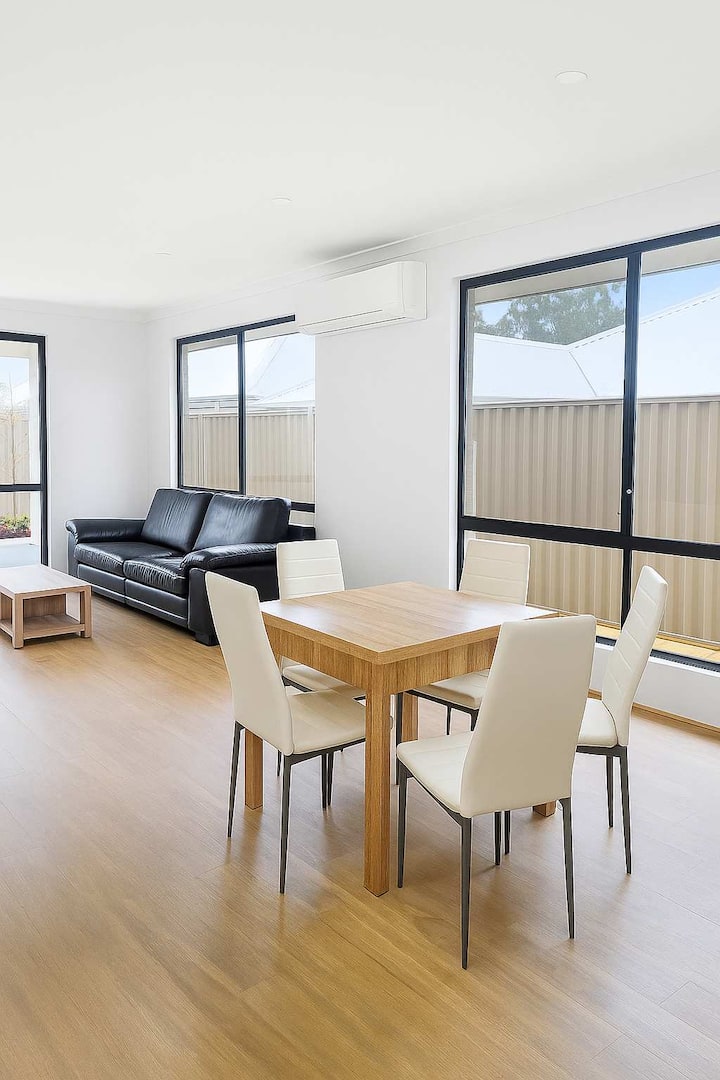 Byford Beauty Spacious Home With Large Bathrooms I - Hilbert