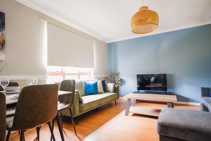 Modern Apartment In Coatbridge - Motherwell