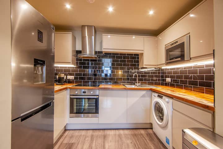 Stunning 2-bed Apt | Central Location W/sea Views - Oban