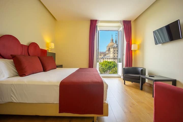 Panoramic Superior Double With Balcony - El Escorial