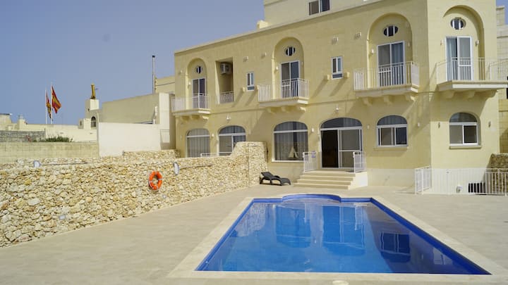 Pitt House | Nomadichaven - Malta