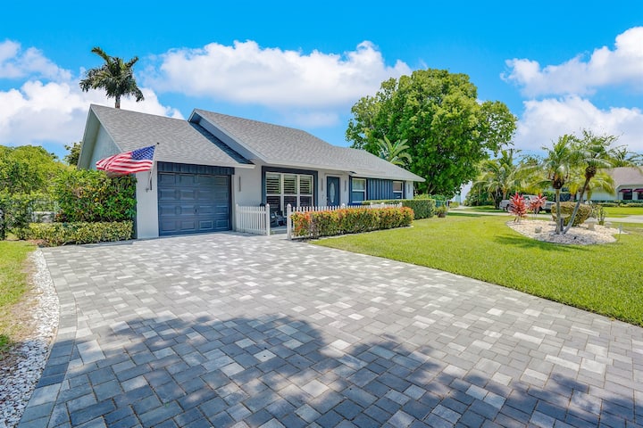 Paws & Palms Retreat | Pet-friendly Near Beach - Delray Beach, FL