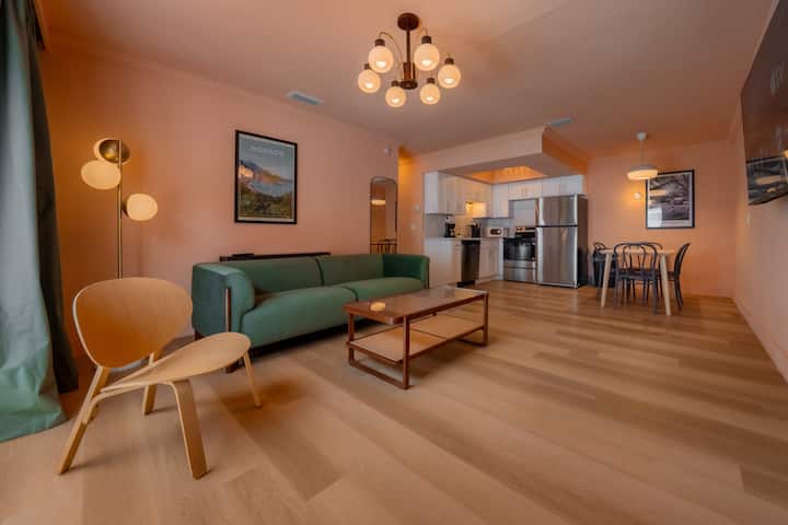Clearwater Beach Retro Apartment - Clearwater Beach, FL
