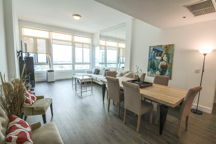 Castle Ph15 Oceanfront Penthouse With Balcony - Miami Beach