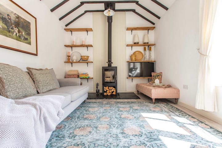 The Cowshed - Country Retreat - Bradford-on-Avon