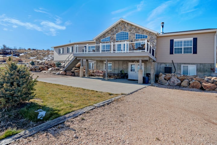 Lovely 7br Lakeview Dog Friendly | Chef's Kitchen - Bear Lake