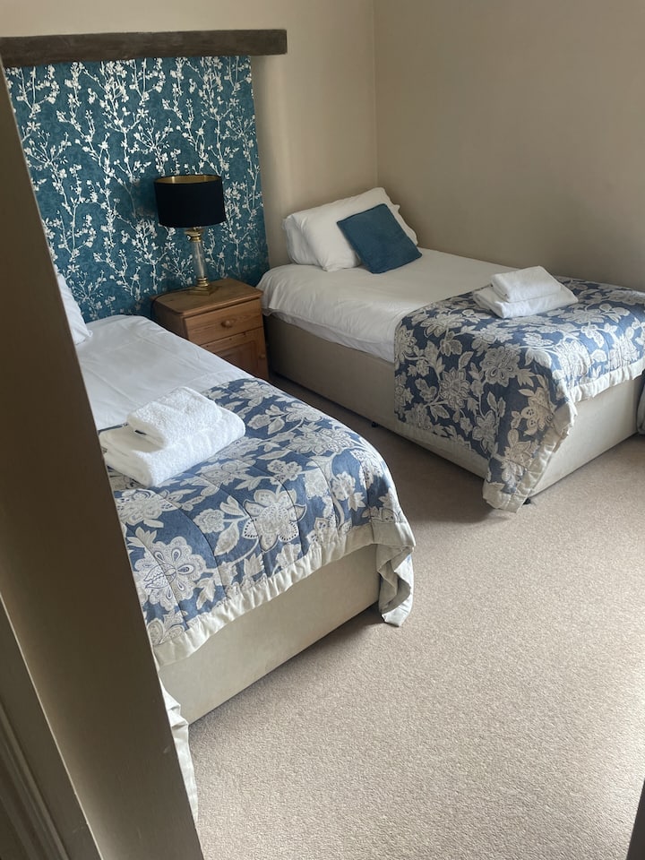 Twin Ensuite At The Black A Moor Inn - Ripon