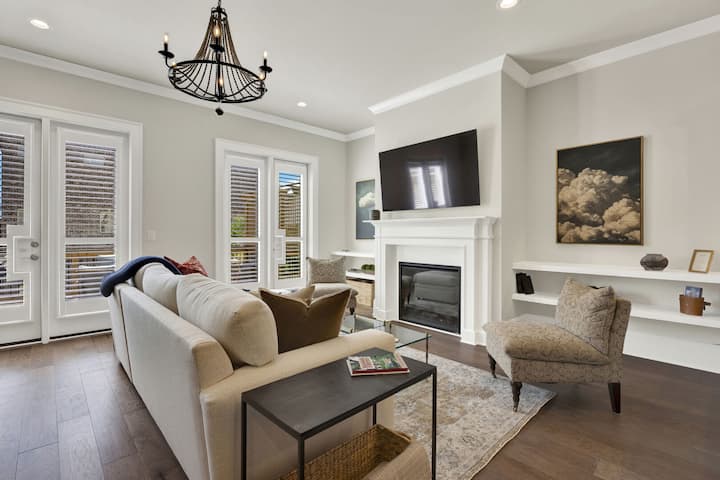 Eastern Wharf Luxury | Heated Pool Access - Savannah, GA