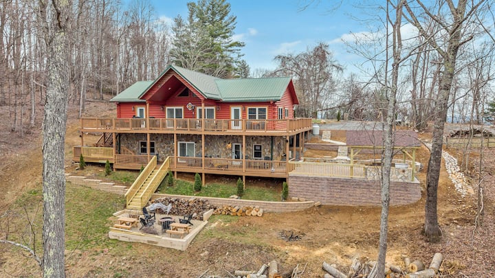 Fishing Ponds + Fire Pit + Pool Table Grassy Creek - North Carolina