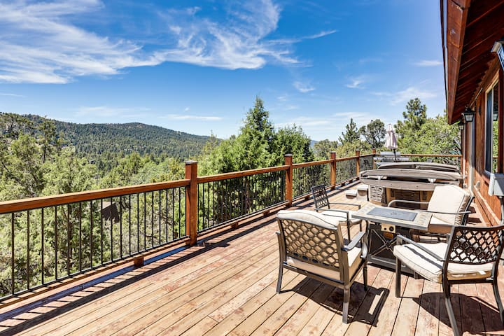 Hot Tub + Game Room: Mtn-view Retreat In Big Bear! - Big Bear, CA