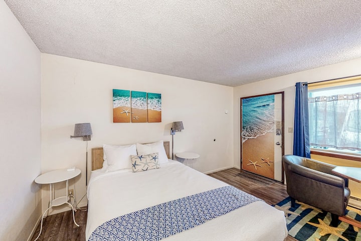 4 Studios Near Downtown| Dog Friendly | Wifi - Bandon, OR