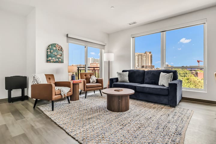 Bright & Airy 2br | Cleveland Clinic - Cleveland