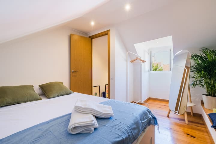 Sunny 2-br Duplex In Graça W/ Ac - Parque das Nações
